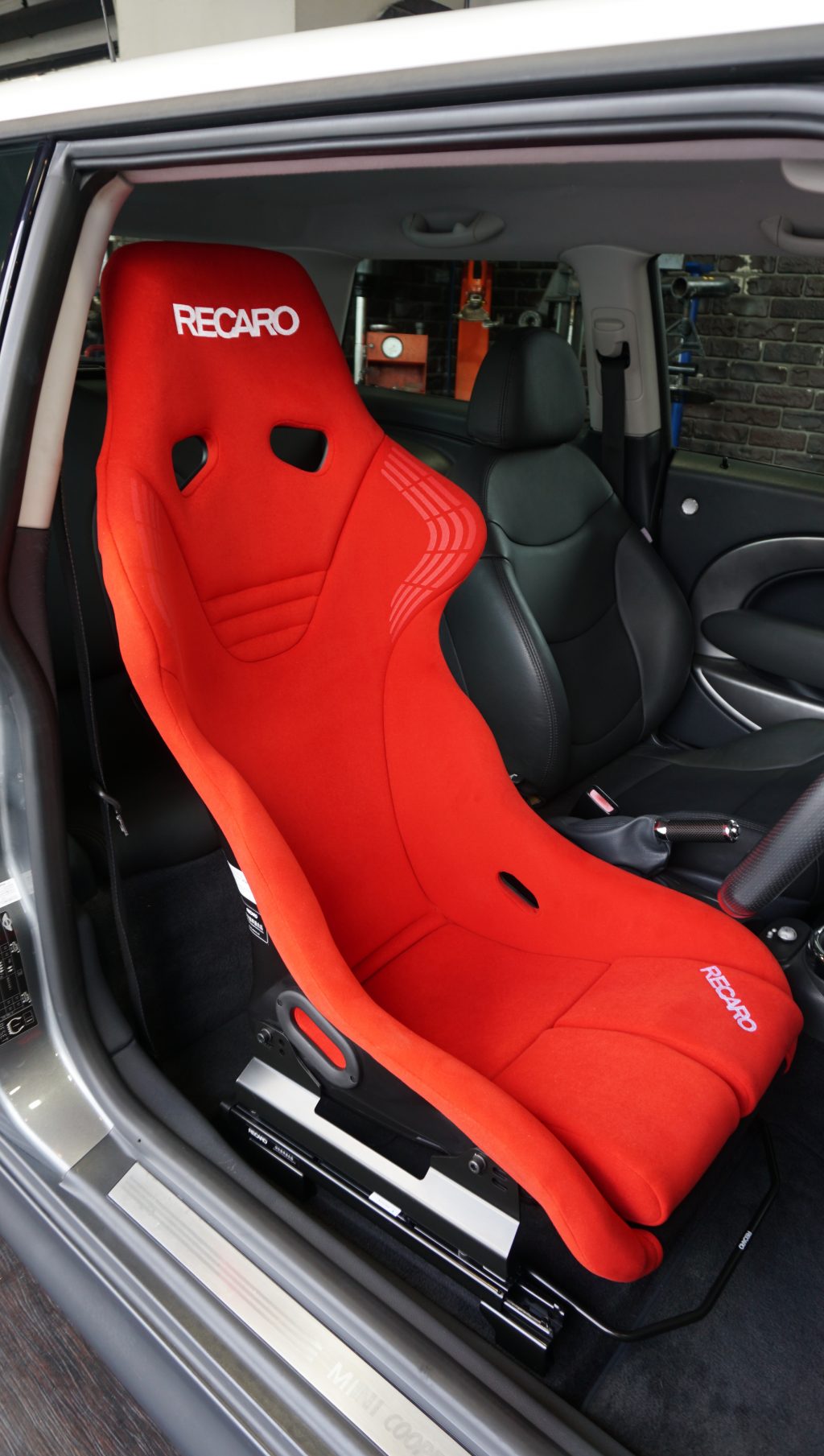 R53にRECARO RS-GS。 – bond MINI
